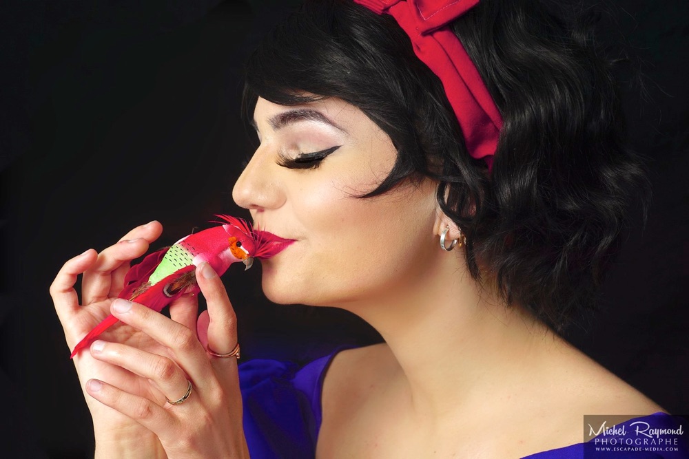 Séance photo studio avec Gaby Cosplay dans la thématique Blanche Neige